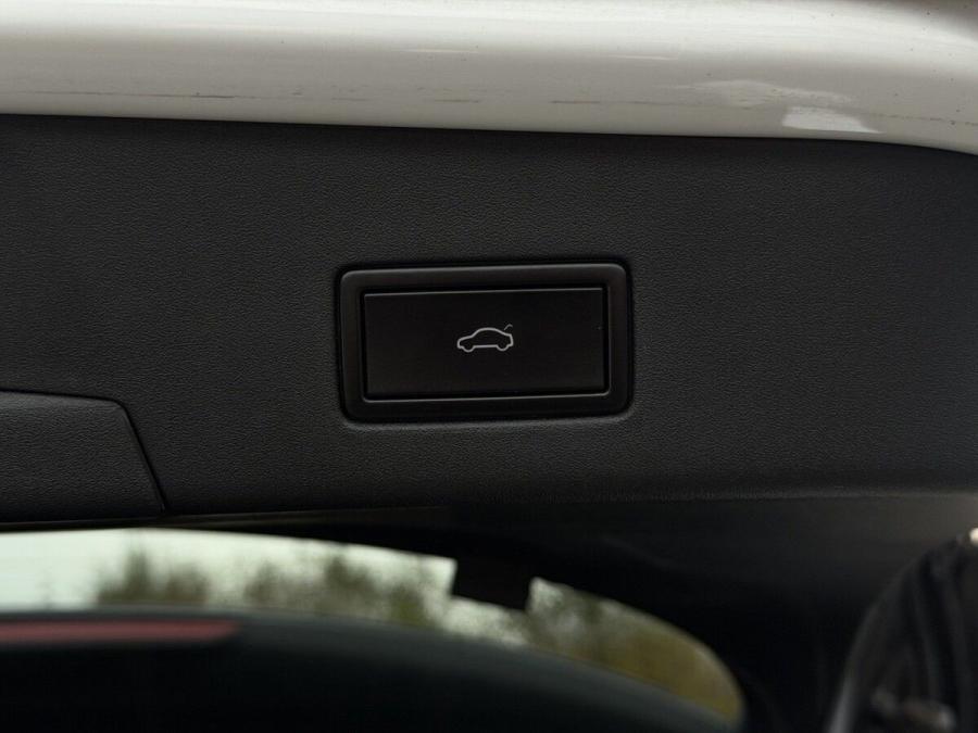 Balts Volkswagen ID.4 2020 Pērnava, ar dzinēja tilpumu 0.00 L un nobraukumu 87 tūkst. km par 29950 €, foto 22 vietnē AUTOMOTO.COM.LV