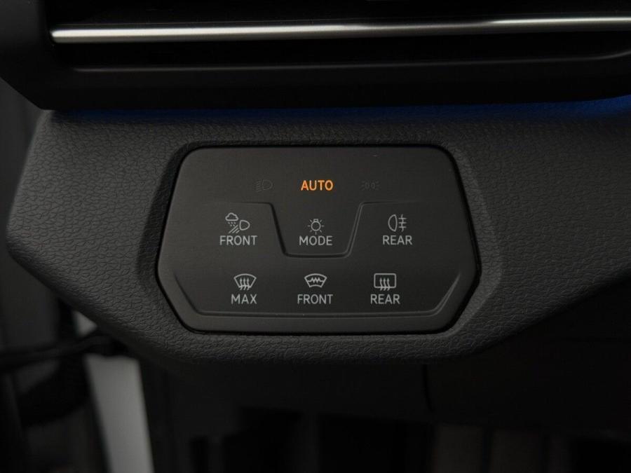 Balts Volkswagen ID.4 2020 Pērnava, ar dzinēja tilpumu 0.00 L un nobraukumu 87 tūkst. km par 29950 €, foto 25 vietnē AUTOMOTO.COM.LV