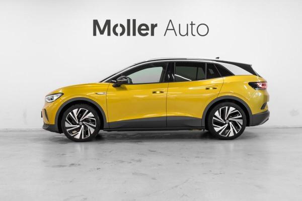 Yellow Volkswagen ID.4 2021 in Vilnius, with an engine capacity of 0.00 L and mileage of 112 thousand km for 27900 €, photo 3 on AUTOMOTO.COM.LV
