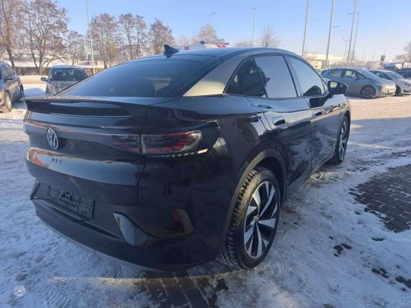 Melns Volkswagen ID.5 2022 Šauļi, ar dzinēja tilpumu 0.00 L un nobraukumu 92 tūkst. km par 26900 €, foto 4 vietnē AUTOMOTO.COM.LV