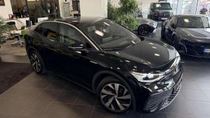Black Volkswagen ID.5 2023 in Vilnius, with an engine capacity of 0.00 L and mileage of 114 thousand km for 28333 €, photo 8 on AUTOMOTO.COM.LV