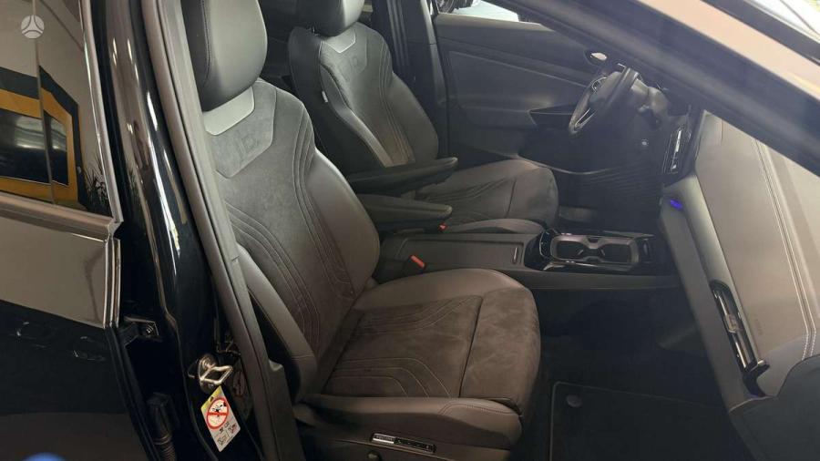Black Volkswagen ID.5 2023 in Vilnius, with an engine capacity of 0.00 L and mileage of 114 thousand km for 28333 €, photo 38 on AUTOMOTO.COM.LV