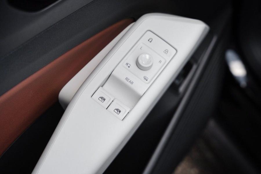 Melns Volkswagen ID.5 2025 Rīga, ar dzinēja tilpumu 0.10 L un nobraukumu 0 tūkst. km par 45950 €, foto 14 vietnē AUTOMOTO.COM.LV