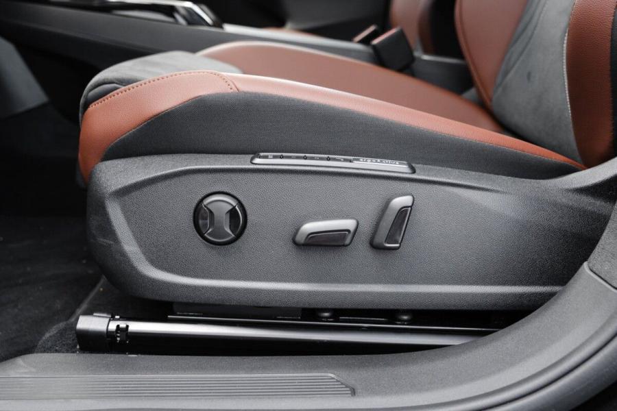 Melns Volkswagen ID.5 2025 Rīga, ar dzinēja tilpumu 0.10 L un nobraukumu 0 tūkst. km par 45950 €, foto 16 vietnē AUTOMOTO.COM.LV