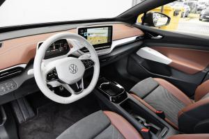 Melns Volkswagen ID.5 2025 Rīga, ar dzinēja tilpumu 0.10 L un nobraukumu 0 tūkst. km par 45950 €, foto 34 vietnē AUTOMOTO.COM.LV
