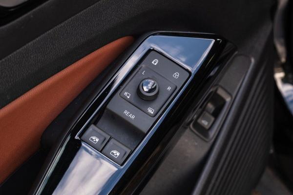 Melns Volkswagen ID.5 2022 Rīga, ar dzinēja tilpumu 0.00 L un nobraukumu 72 tūkst. km par 30950 €, foto 8 vietnē AUTOMOTO.COM.LV