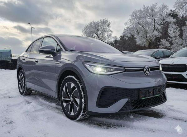 Grey Volkswagen ID.5 2022 in Vilnius, with an engine capacity of 0.00 L and mileage of 82 thousand km for 27800 €, photo 1 on AUTOMOTO.COM.LV