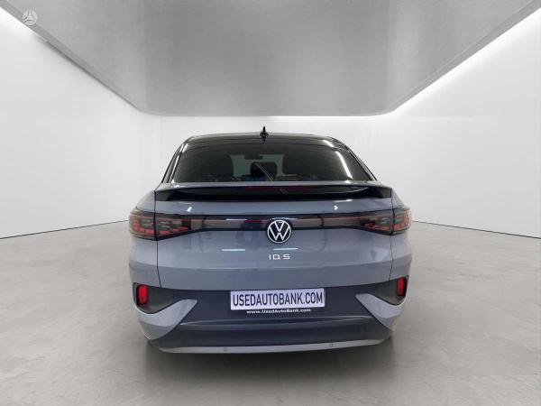 Pelēks Volkswagen ID.5 2022 Marijampole, ar dzinēja tilpumu 0.00 L un nobraukumu 118 tūkst. km par 25398 €, foto 5 vietnē AUTOMOTO.COM.LV