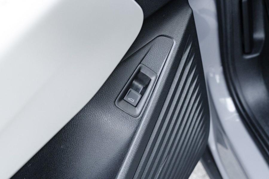Pelēks Volkswagen ID.5 2022 Rīga, ar dzinēja tilpumu 0.00 L un nobraukumu 74 tūkst. km par 32650 €, foto 13 vietnē AUTOMOTO.COM.LV