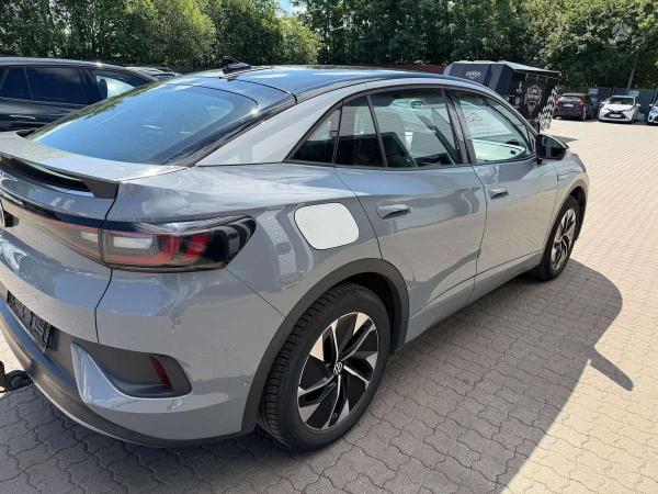 Pelēks Volkswagen ID.5 2022 Utena, ar dzinēja tilpumu 0.00 L un nobraukumu 199 tūkst. km par 14990 €, foto 5 vietnē AUTOMOTO.COM.LV