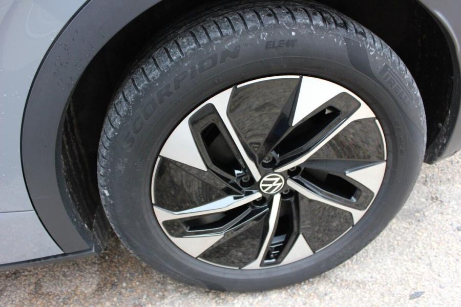 Pelēks Volkswagen ID.5 2022 Jelgava, ar dzinēja tilpumu 0.90 L un nobraukumu 62 tūkst. km par 28496 €, foto 16 vietnē AUTOMOTO.COM.LV