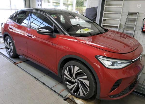 Red Volkswagen ID.5 2023 in Vilnius, with an engine capacity of 0.00 L and mileage of 84 thousand km for 32600 €, photo 3 on AUTOMOTO.COM.LV