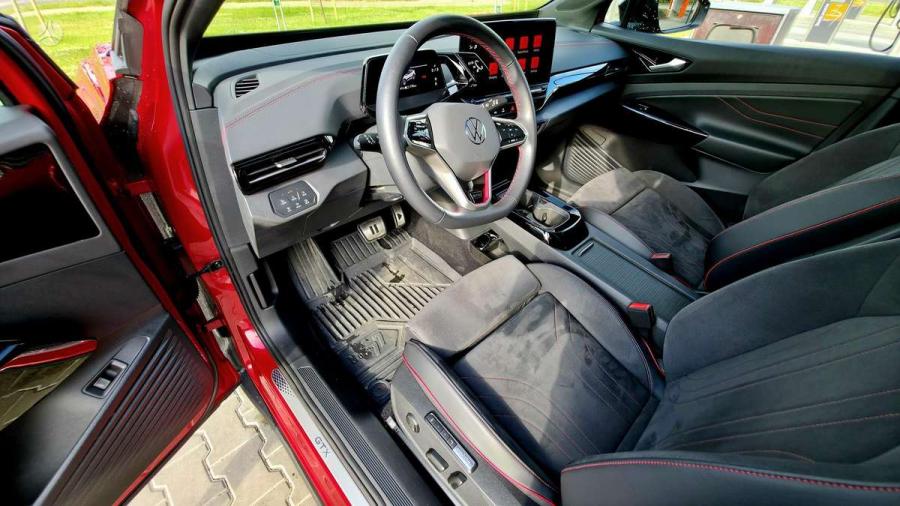 Red Volkswagen ID.5 2024 in Vilnius, with an engine capacity of 0.00 L and mileage of 47 thousand km for 39999 €, photo 10 on AUTOMOTO.COM.LV