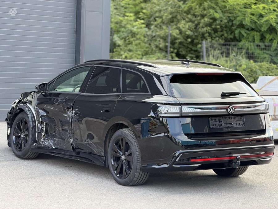 Melns Volkswagen ID.7 2025 Kauņa, ar dzinēja tilpumu 0.00 L un nobraukumu 17 tūkst. km par 23950 €, foto 5 vietnē AUTOMOTO.COM.LV