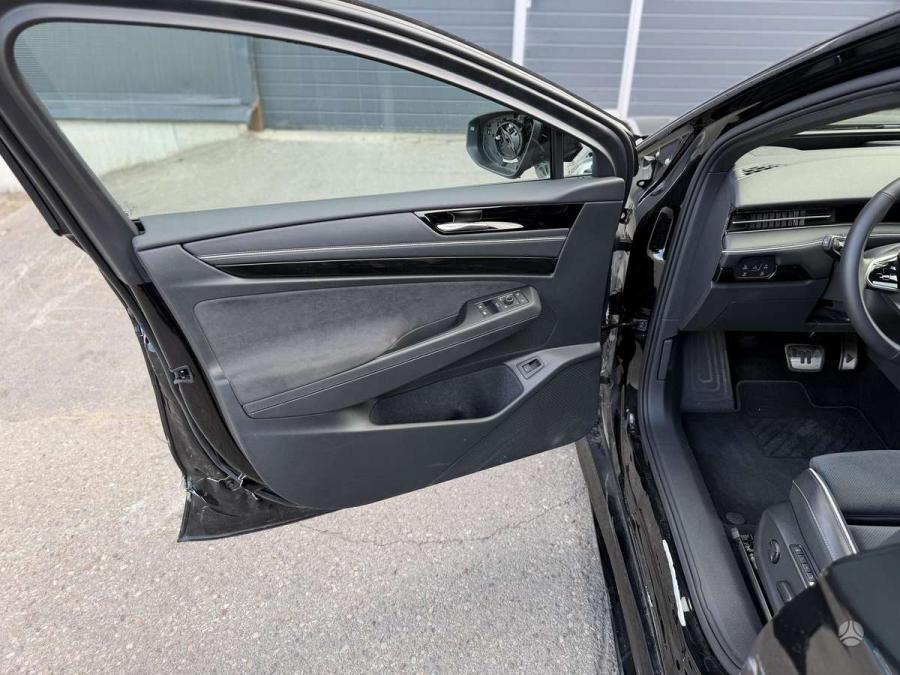 Melns Volkswagen ID.7 2025 Kauņa, ar dzinēja tilpumu 0.00 L un nobraukumu 17 tūkst. km par 23950 €, foto 6 vietnē AUTOMOTO.COM.LV