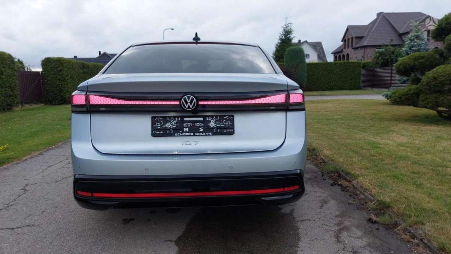 Grey Volkswagen ID.7 2024 in Kursenai, with an engine capacity of 0.00 L and mileage of 48 thousand km for 39400 €, photo 6 on AUTOMOTO.COM.LV