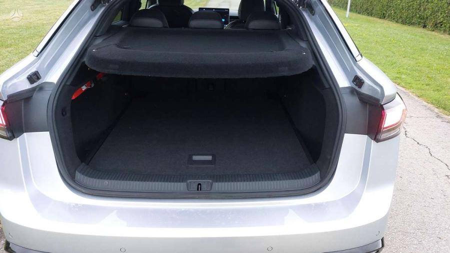 Grey Volkswagen ID.7 2024 in Kursenai, with an engine capacity of 0.00 L and mileage of 48 thousand km for 39400 €, photo 12 on AUTOMOTO.COM.LV