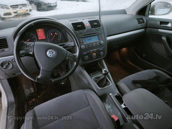 Smilšu krāsa Volkswagen Jetta 2006 Tartu, ar dzinēja tilpumu 1.60 L un nobraukumu 240 tūkst. km par 1699 €, foto 10 vietnē AUTOMOTO.COM.LV