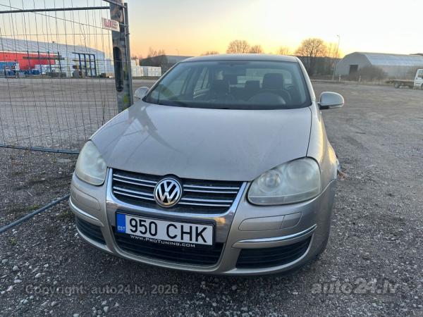 Beige Volkswagen Jetta 2006 in Tallinn, with an engine capacity of 1.90 L and mileage of 405 thousand km for 500 €, photo 5 on AUTOMOTO.COM.LV