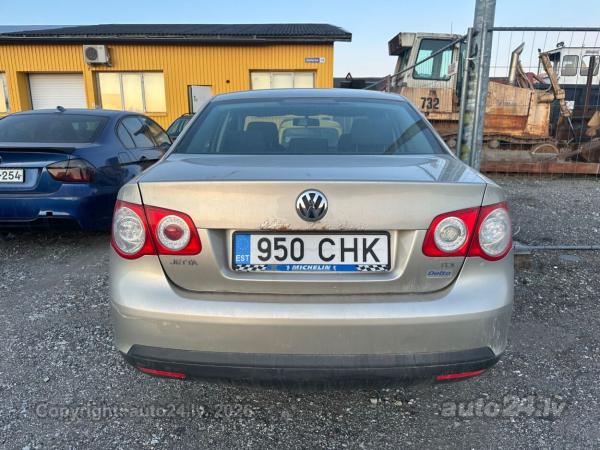 Beige Volkswagen Jetta 2006 in Tallinn, with an engine capacity of 1.90 L and mileage of 405 thousand km for 500 €, photo 8 on AUTOMOTO.COM.LV