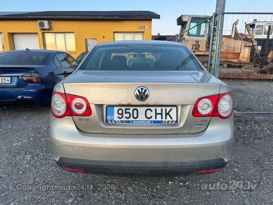 Smilšu krāsa Volkswagen Jetta 2006 Tallina, ar dzinēja tilpumu 1.90 L un nobraukumu 405 tūkst. km par 500 €, foto 8 vietnē AUTOMOTO.COM.LV