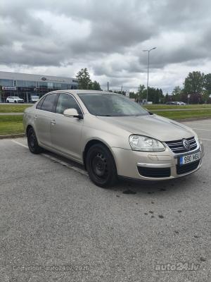 Smilšu krāsa Volkswagen Jetta 2007 Tallina, ar dzinēja tilpumu 1.60 L un nobraukumu 161 tūkst. km par 2000 €, foto 4 vietnē AUTOMOTO.COM.LV