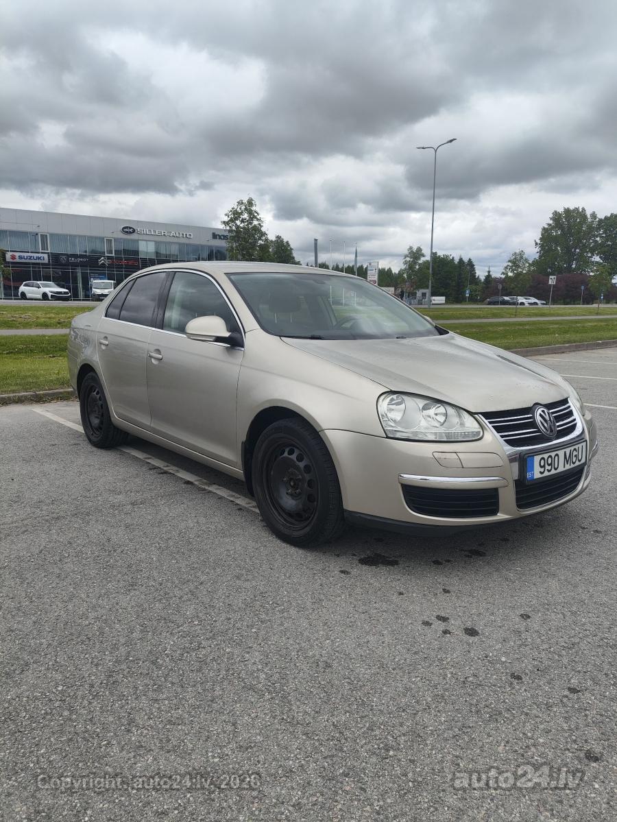 Smilšu krāsa Volkswagen Jetta 2007 Tallina, ar dzinēja tilpumu 1.60 L un nobraukumu 161 tūkst. km par 2000 €, foto 4 vietnē AUTOMOTO.COM.LV