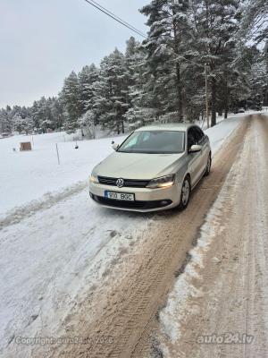 Smilšu krāsa Volkswagen Jetta 2012 Tallina, ar dzinēja tilpumu 1.40 L un nobraukumu 0 tūkst. km par 3490 €, foto  vietnē AUTOMOTO.COM.LV