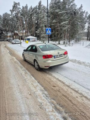 Smilšu krāsa Volkswagen Jetta 2012 Tallina, ar dzinēja tilpumu 1.40 L un nobraukumu 0 tūkst. km par 3490 €, foto 2 vietnē AUTOMOTO.COM.LV