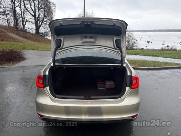 Smilšu krāsa Volkswagen Jetta 2013 Tallina, ar dzinēja tilpumu 1.20 L un nobraukumu 182 tūkst. km par 4790 €, foto 11 vietnē AUTOMOTO.COM.LV