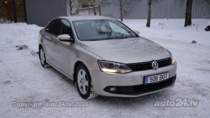 Beige Volkswagen Jetta 2013 in Tallinn, with an engine capacity of 1.40 L and mileage of 125 thousand km for 4999 €, photo 3 on AUTOMOTO.COM.LV