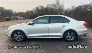 Smilšu krāsa Volkswagen Jetta 2014 Tallina, ar dzinēja tilpumu 1.40 L un nobraukumu 182 tūkst. km par 6990 €, foto 7 vietnē AUTOMOTO.COM.LV
