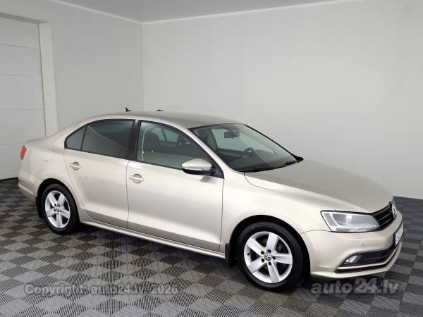 Smilšu krāsa Volkswagen Jetta 2015 Tallina, ar dzinēja tilpumu 1.40 L un nobraukumu 269 tūkst. km par 4499 €, foto 1 vietnē AUTOMOTO.COM.LV
