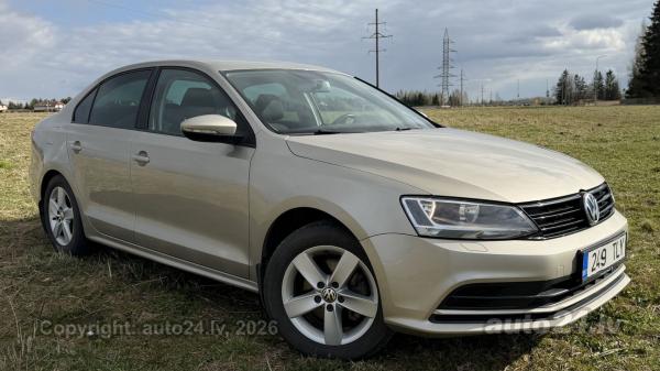 Smilšu krāsa Volkswagen Jetta 2016 Tartu, ar dzinēja tilpumu 1.40 L un nobraukumu 141 tūkst. km par 6900 €, foto 5 vietnē AUTOMOTO.COM.LV