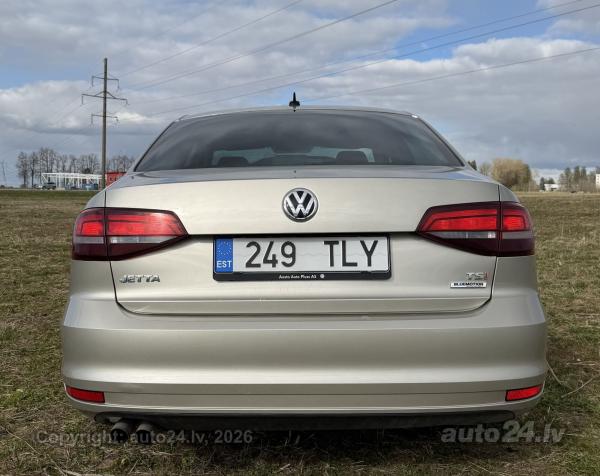 Smilšu krāsa Volkswagen Jetta 2016 Tartu, ar dzinēja tilpumu 1.40 L un nobraukumu 141 tūkst. km par 6900 €, foto 8 vietnē AUTOMOTO.COM.LV