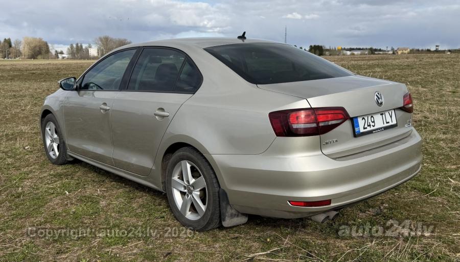 Smilšu krāsa Volkswagen Jetta 2016 Tartu, ar dzinēja tilpumu 1.40 L un nobraukumu 141 tūkst. km par 6900 €, foto 10 vietnē AUTOMOTO.COM.LV