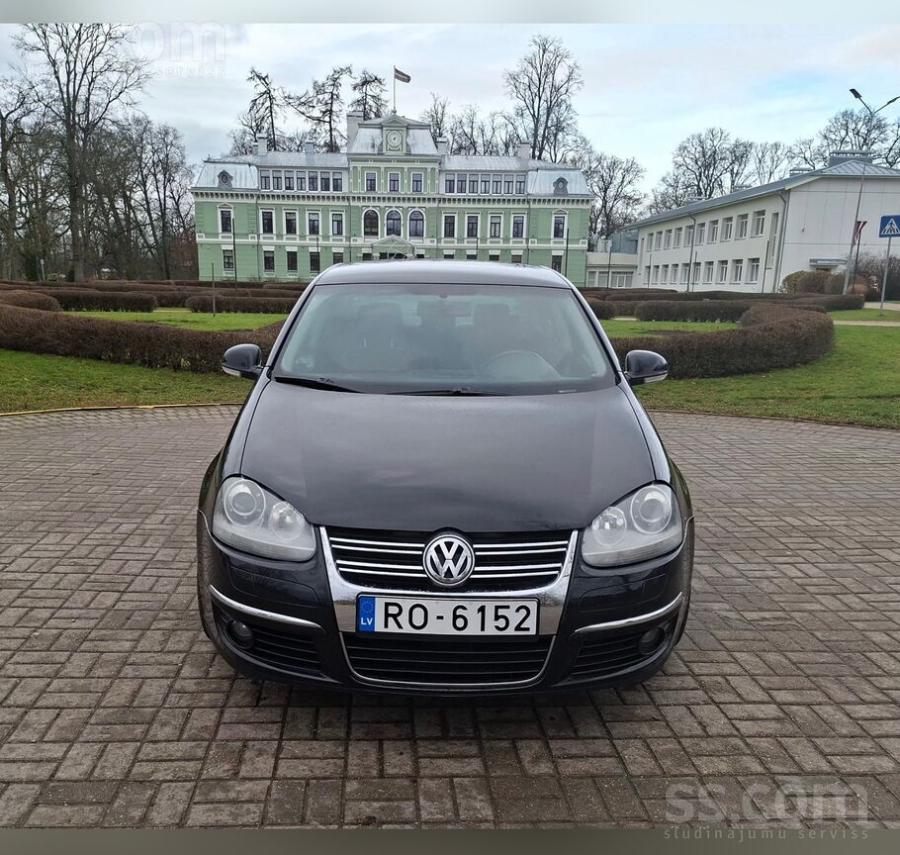 Black Volkswagen Jetta 2005 in Valmiera, with an engine capacity of 2.00 L and mileage of 287 thousand km for 2000 €, photo 4 on AUTOMOTO.COM.LV