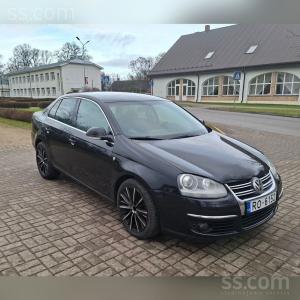 Black Volkswagen Jetta 2005 in Valmiera, with an engine capacity of 2.00 L and mileage of 287 thousand km for 2000 €, photo 5 on AUTOMOTO.COM.LV
