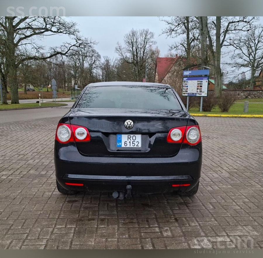 Black Volkswagen Jetta 2005 in Valmiera, with an engine capacity of 2.00 L and mileage of 287 thousand km for 2000 €, photo 8 on AUTOMOTO.COM.LV