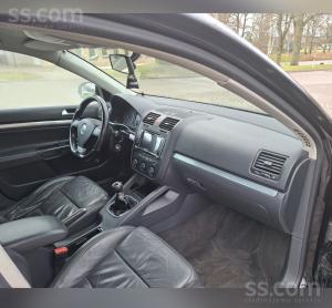 Black Volkswagen Jetta 2005 in Valmiera, with an engine capacity of 2.00 L and mileage of 287 thousand km for 2000 €, photo 12 on AUTOMOTO.COM.LV