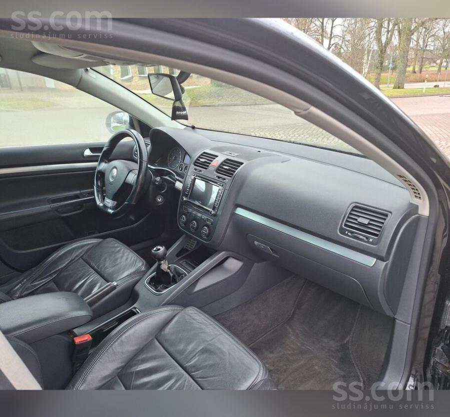 Black Volkswagen Jetta 2005 in Valmiera, with an engine capacity of 2.00 L and mileage of 287 thousand km for 2000 €, photo 12 on AUTOMOTO.COM.LV