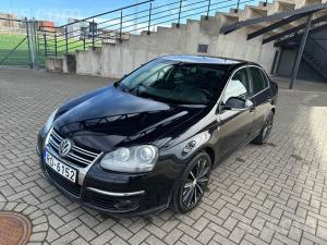 Black Volkswagen Jetta 2005 in Valmiera, with an engine capacity of 2.00 L and mileage of 288 thousand km for 1900 €, photo  on AUTOMOTO.COM.LV