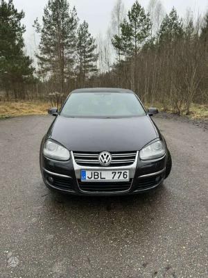 Melns Volkswagen Jetta 2006 Viļņa, ar dzinēja tilpumu 1.90 L un nobraukumu 380 tūkst. km par 1150 €, foto  vietnē AUTOMOTO.COM.LV