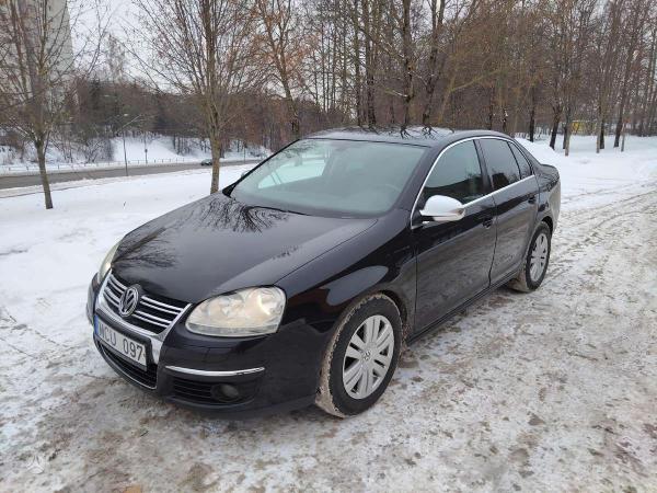 Black Volkswagen Jetta 2006 in Kaunas, with an engine capacity of 1.97 L and mileage of 450 thousand km for 1850 €, photo 2 on AUTOMOTO.COM.LV