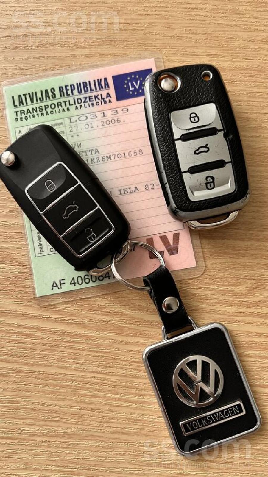 Black Volkswagen Jetta 2006 in Daugavpils, with an engine capacity of 1.90 L and mileage of 329 thousand km for 1000 €, photo 5 on AUTOMOTO.COM.LV