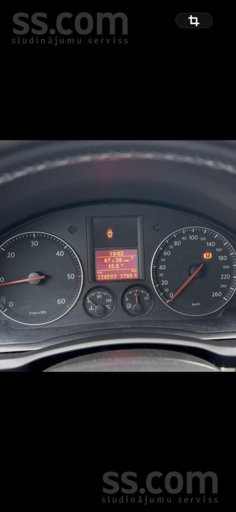 Black Volkswagen Jetta 2006 in Daugavpils, with an engine capacity of 1.90 L and mileage of 329 thousand km for 1000 €, photo 6 on AUTOMOTO.COM.LV