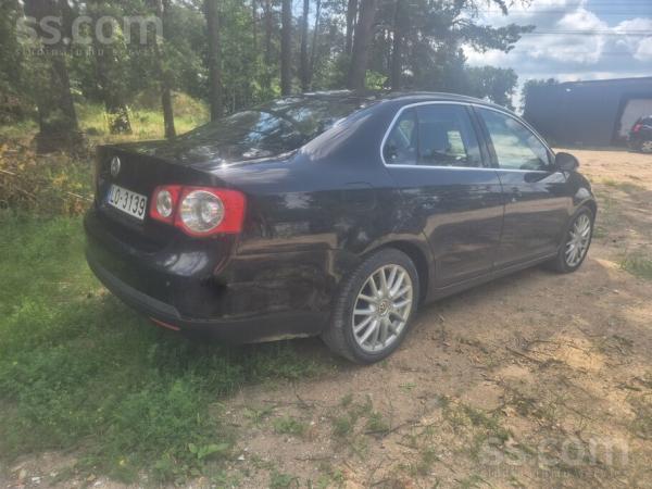 Черный Фольксваген Джетта 2006 в Даугавпилс, объемом двигателя 1.90 л и пробегом 331 тыс. км за 1750 €, фото 3 на AUTOMOTO.COM.LV