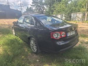 Black Volkswagen Jetta 2006 in Daugavpils, with an engine capacity of 1.90 L and mileage of 331 thousand km for 1750 €, photo 5 on AUTOMOTO.COM.LV