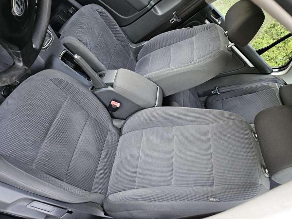 Black Volkswagen Jetta 2006 in Prienai, with an engine capacity of 1.90 L and mileage of 201 thousand km for 1750 €, photo 10 on AUTOMOTO.COM.LV