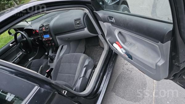Melns Volkswagen Jetta 2006 Rīga, ar dzinēja tilpumu 1.60 L un nobraukumu 249 tūkst. km par 1100 €, foto 8 vietnē AUTOMOTO.COM.LV